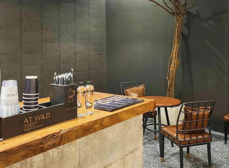 At Wild Cafe & Restaurant คาเฟ่ที่ซ่อนตัวอยู่ท่ามกลางหุบเขา | Go Out