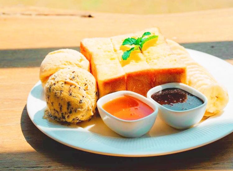 At Wild Cafe & Restaurant คาเฟ่ที่ซ่อนตัวอยู่ท่ามกลางหุบเขา | Go Out ไป ...